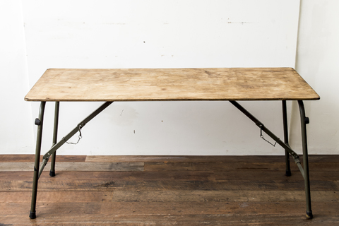 UK ARMY TABLE | Trois Avril